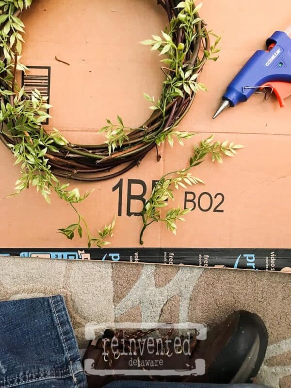 Easy Handmade Wreath Tutorial | Reinvented Delaware