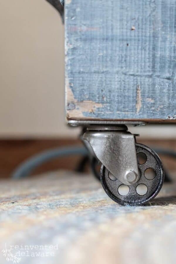 Creative Way to Repurpose an Old Wooden Toolbox - Reinvented Delaware