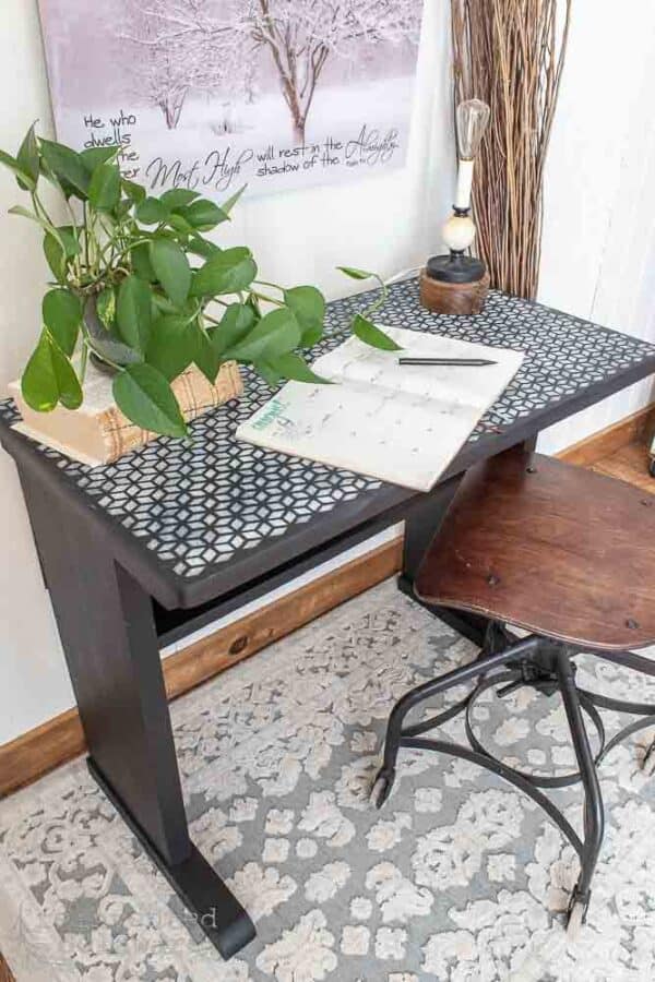 How to Upcycle an Old Desk Easy Furniture Project - Reinvented Delaware