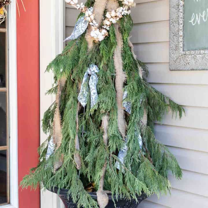 How to Make an Easy DIY Tomato Cage Christmas Tree - Reinvented Delaware