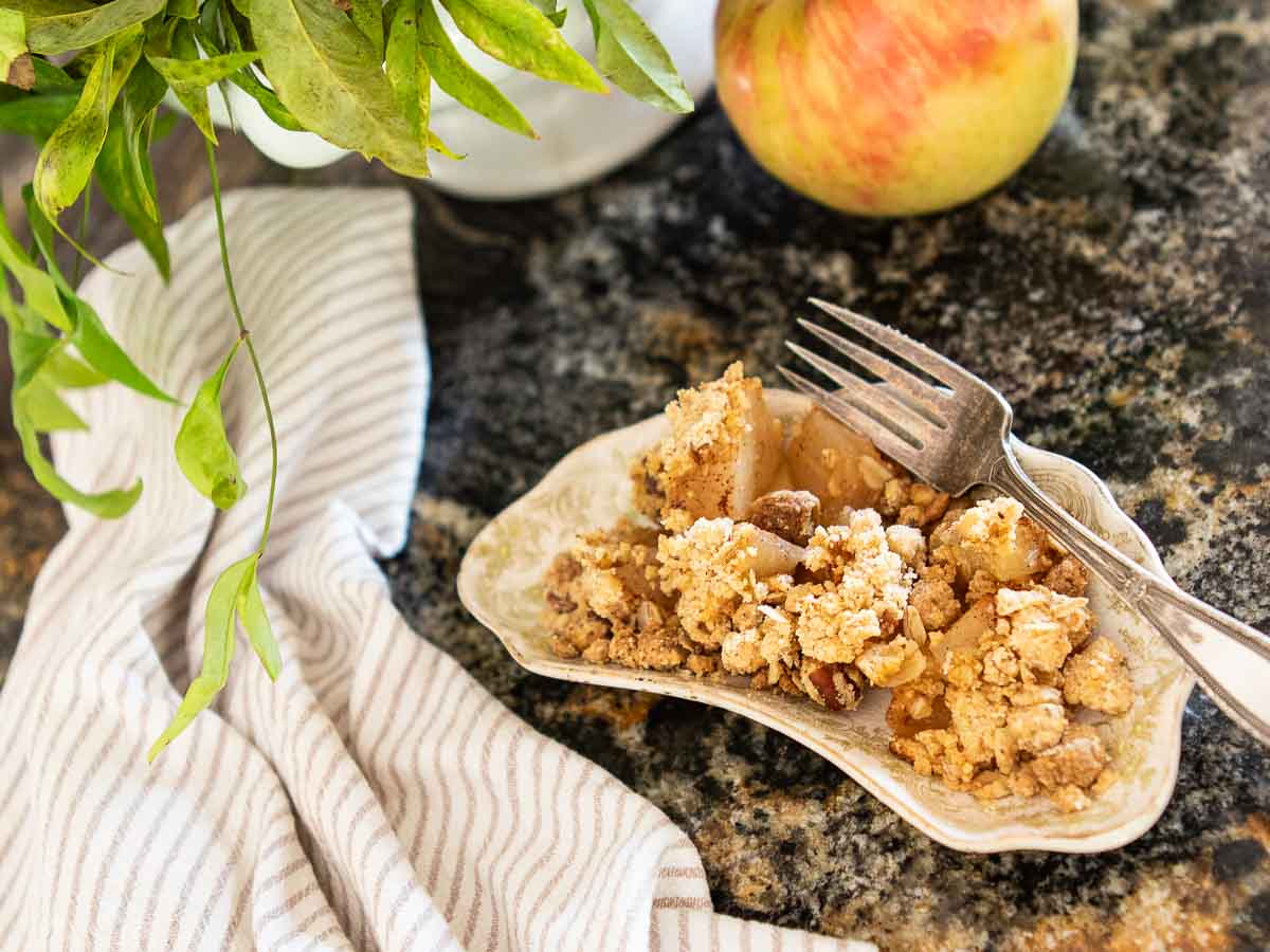 Easy Caramel Pecan Apple Crisp Recipe Using Cake Mix - Reinvented Delaware
