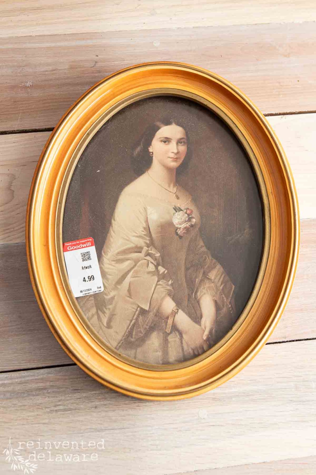 Repurpose Picture Frames: Create an Antique Vintage Look | Reinvented ...